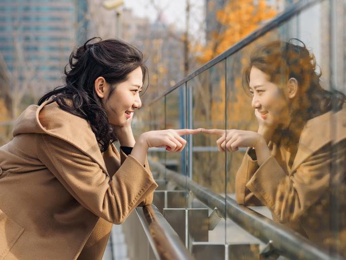 Inteligencia intrapersonal: qué es, ejemplos y actividades para mejorarla