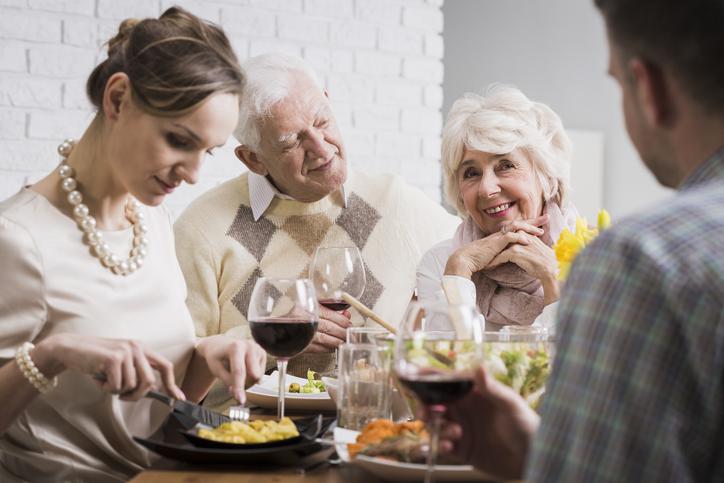 VIVIR con los SUEGROS ¿cómo llevarlo? - 8 consejos